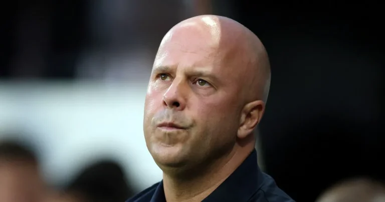 Il Liverpool licenzia Arne Slot dopo la disastrosa difesa del titolo ...